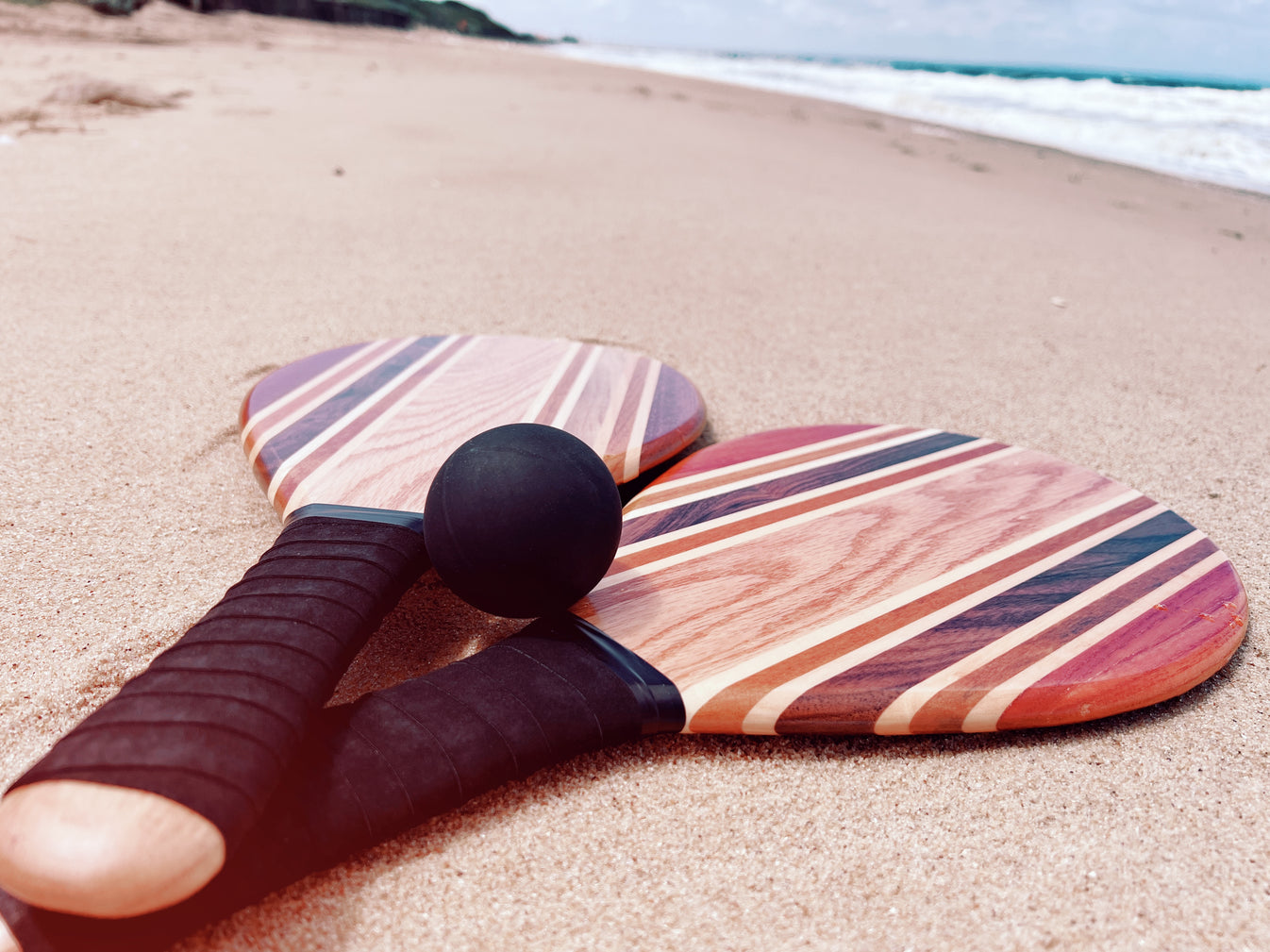 Wooden Frescobol Beach Paddle Ball Set with 2pcs Paddles and 2 Balls ...